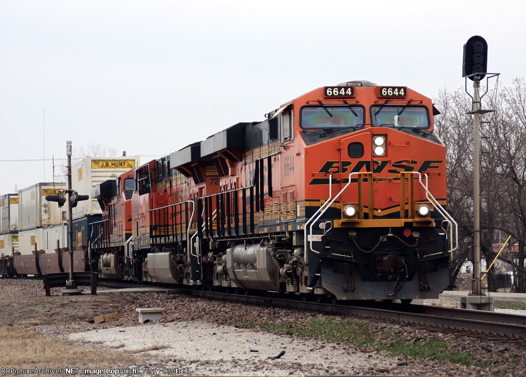 BNSF 6644